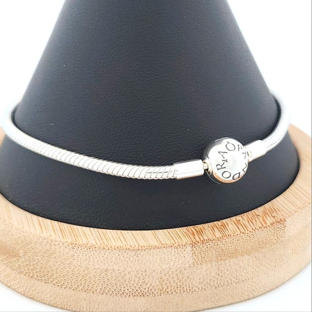 Pandora Moments Classic Round Clasp Snake Charm Brace… - Gem